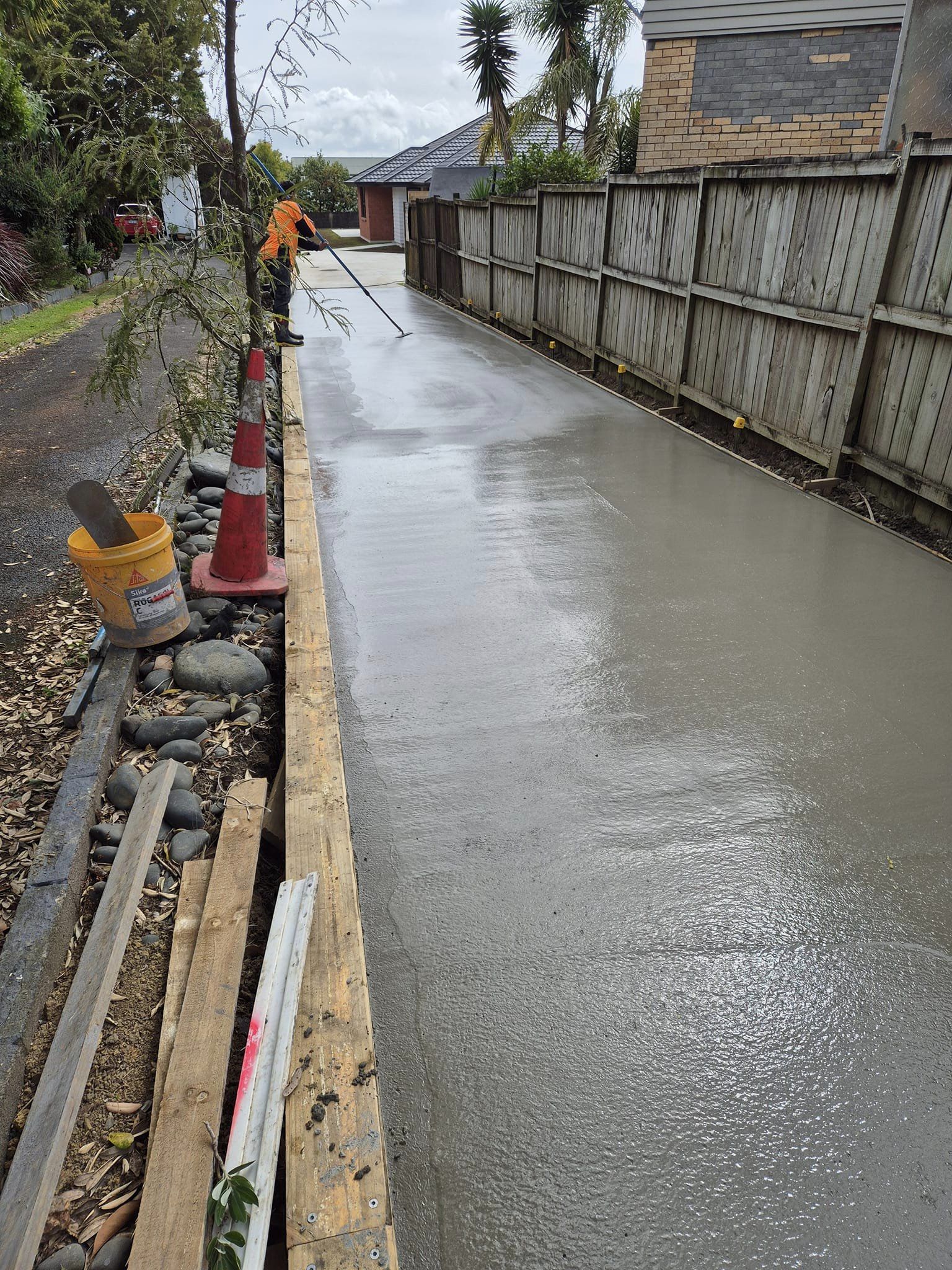 Excavations, Retaining Wall & Concrete Driveway - Auckland